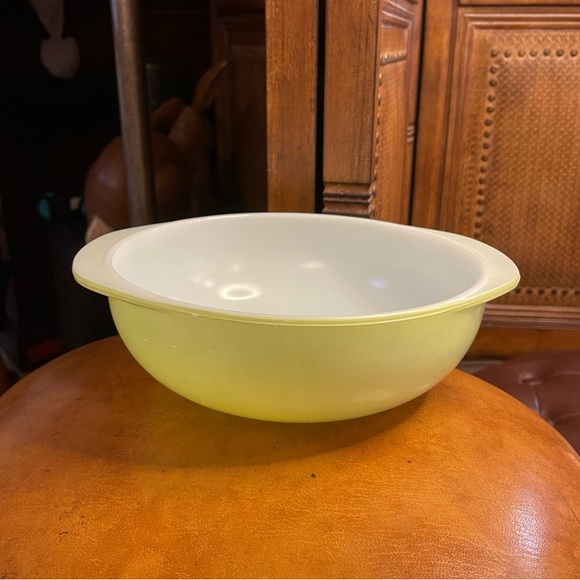 Pyrex | Kitchen | Vintage Pyrex 2 Quart Casserole Dish Lime Green ...